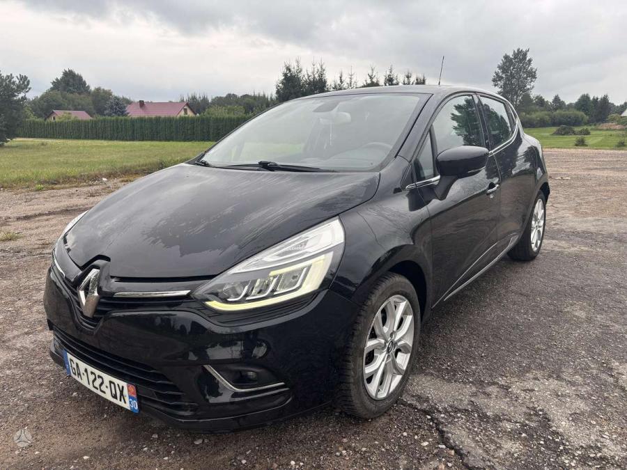 Black Renault Clio 2017 in Taurage, with an engine capacity of 1.20 L and mileage of 190 thousand km for 6300 €, photo 1 on AUTOMOTO.COM.LV