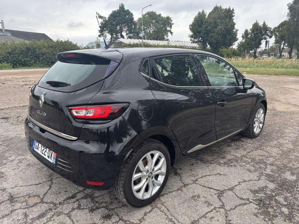 Black Renault Clio 2017 in Taurage, with an engine capacity of 1.20 L and mileage of 190 thousand km for 6300 €, photo 5 on AUTOMOTO.COM.LV