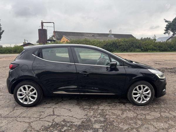 Black Renault Clio 2017 in Taurage, with an engine capacity of 1.20 L and mileage of 190 thousand km for 6300 €, photo 9 on AUTOMOTO.COM.LV