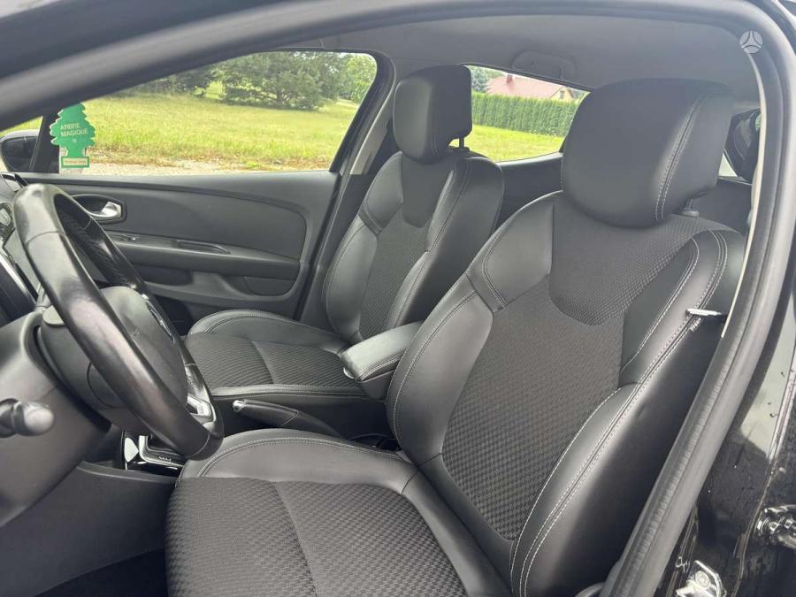 Black Renault Clio 2017 in Taurage, with an engine capacity of 1.20 L and mileage of 190 thousand km for 6300 €, photo 15 on AUTOMOTO.COM.LV