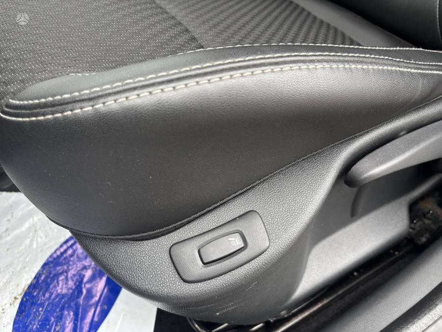 Black Renault Clio 2017 in Taurage, with an engine capacity of 1.20 L and mileage of 190 thousand km for 6300 €, photo 19 on AUTOMOTO.COM.LV