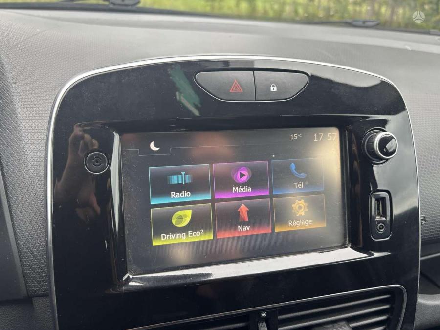 Black Renault Clio 2017 in Taurage, with an engine capacity of 1.20 L and mileage of 190 thousand km for 6300 €, photo 24 on AUTOMOTO.COM.LV