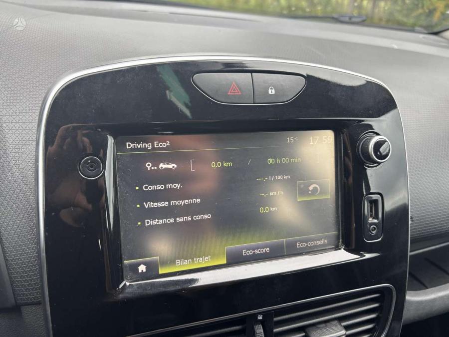 Black Renault Clio 2017 in Taurage, with an engine capacity of 1.20 L and mileage of 190 thousand km for 6300 €, photo 25 on AUTOMOTO.COM.LV