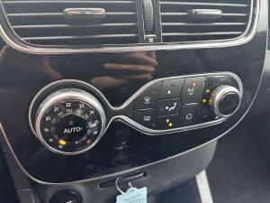 Black Renault Clio 2017 in Taurage, with an engine capacity of 1.20 L and mileage of 190 thousand km for 6300 €, photo 27 on AUTOMOTO.COM.LV