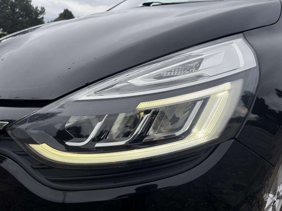 Black Renault Clio 2017 in Taurage, with an engine capacity of 1.20 L and mileage of 190 thousand km for 6300 €, photo 36 on AUTOMOTO.COM.LV