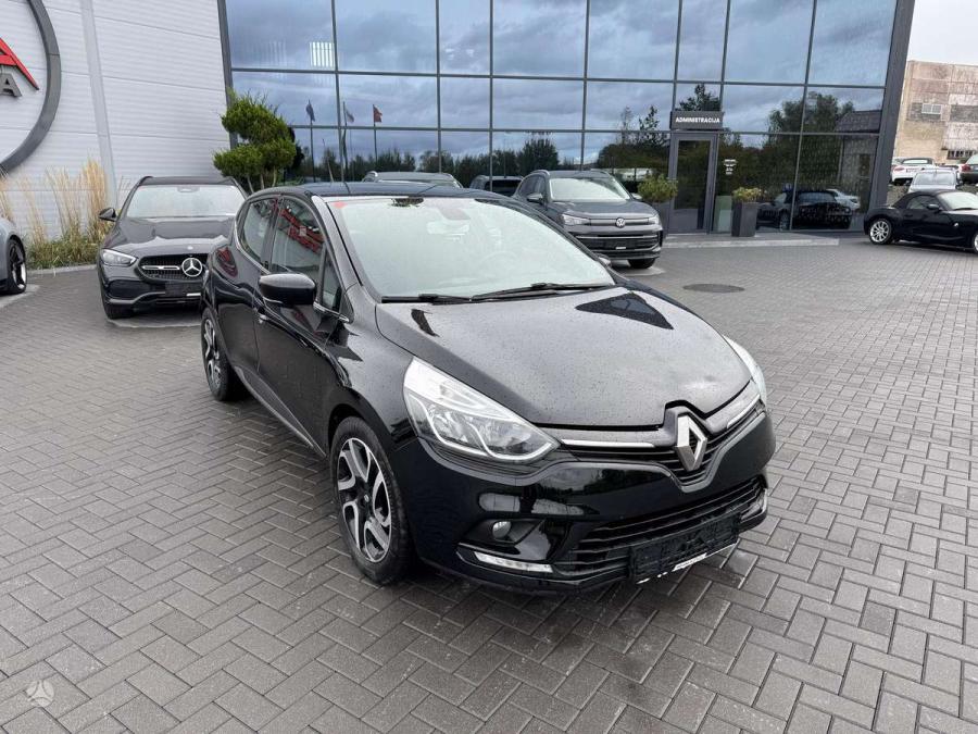 Black Renault Clio 2017 in Telschi, with an engine capacity of 1.15 L and mileage of 211 thousand km for 4300 €, photo 11 on AUTOMOTO.COM.LV