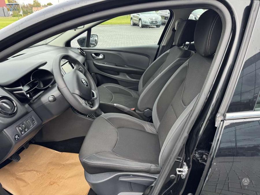 Black Renault Clio 2017 in Telschi, with an engine capacity of 1.15 L and mileage of 211 thousand km for 4300 €, photo 13 on AUTOMOTO.COM.LV