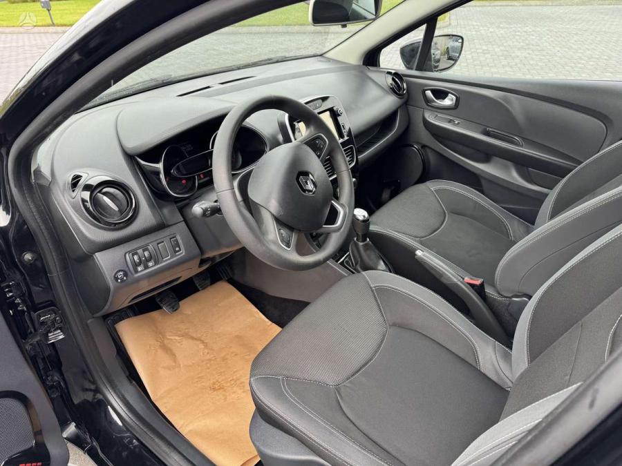 Black Renault Clio 2017 in Telschi, with an engine capacity of 1.15 L and mileage of 211 thousand km for 4300 €, photo 14 on AUTOMOTO.COM.LV