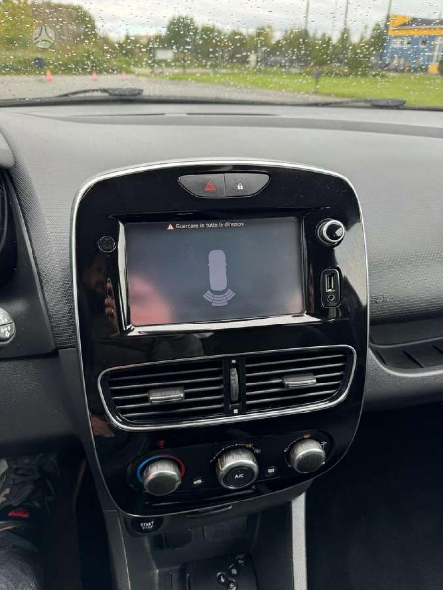 Black Renault Clio 2017 in Telschi, with an engine capacity of 1.15 L and mileage of 211 thousand km for 4300 €, photo 22 on AUTOMOTO.COM.LV