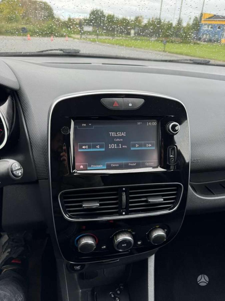 Black Renault Clio 2017 in Telschi, with an engine capacity of 1.15 L and mileage of 211 thousand km for 4300 €, photo 23 on AUTOMOTO.COM.LV