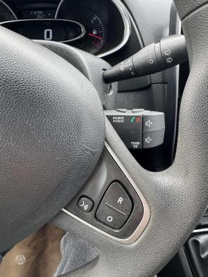 Black Renault Clio 2017 in Telschi, with an engine capacity of 1.15 L and mileage of 211 thousand km for 4300 €, photo 25 on AUTOMOTO.COM.LV