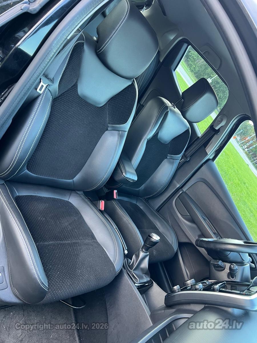 Melns Renault Clio 2018 Narva, ar dzinēja tilpumu 0.90 L un nobraukumu 150 tūkst. km par 4999 €, foto 21 vietnē AUTOMOTO.COM.LV