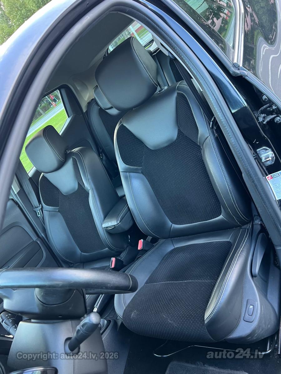 Melns Renault Clio 2018 Narva, ar dzinēja tilpumu 0.90 L un nobraukumu 150 tūkst. km par 4999 €, foto 24 vietnē AUTOMOTO.COM.LV
