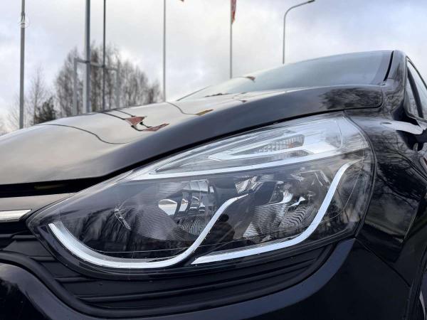 Black Renault Clio 2019 in Taurage, with an engine capacity of 0.90 L and mileage of 170 thousand km for 5499 €, photo 4 on AUTOMOTO.COM.LV
