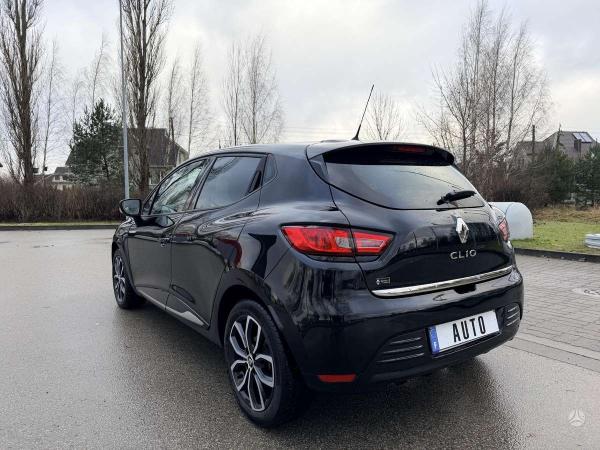 Black Renault Clio 2019 in Taurage, with an engine capacity of 0.90 L and mileage of 170 thousand km for 5499 €, photo 10 on AUTOMOTO.COM.LV