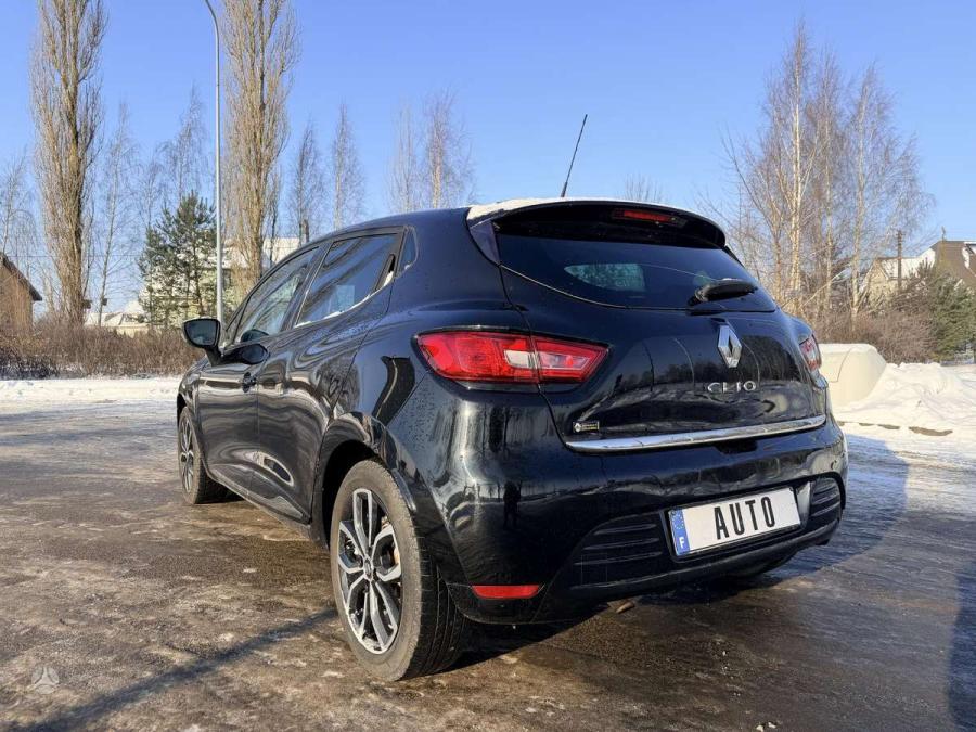 Black Renault Clio 2019 in Taurage, with an engine capacity of 0.90 L and mileage of 170 thousand km for 4999 €, photo 9 on AUTOMOTO.COM.LV