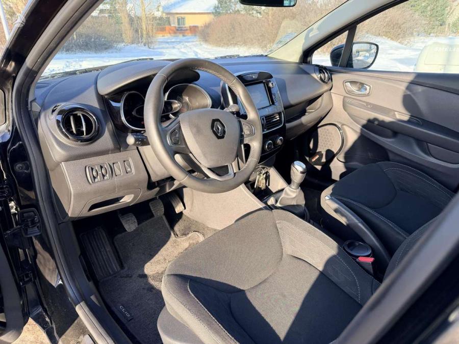 Black Renault Clio 2019 in Taurage, with an engine capacity of 0.90 L and mileage of 170 thousand km for 4999 €, photo 19 on AUTOMOTO.COM.LV