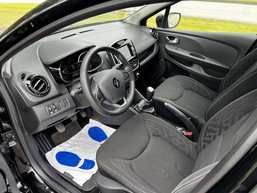 Black Renault Clio 2019 in Taurage, with an engine capacity of 0.90 L and mileage of 170 thousand km for 4999 €, photo 21 on AUTOMOTO.COM.LV