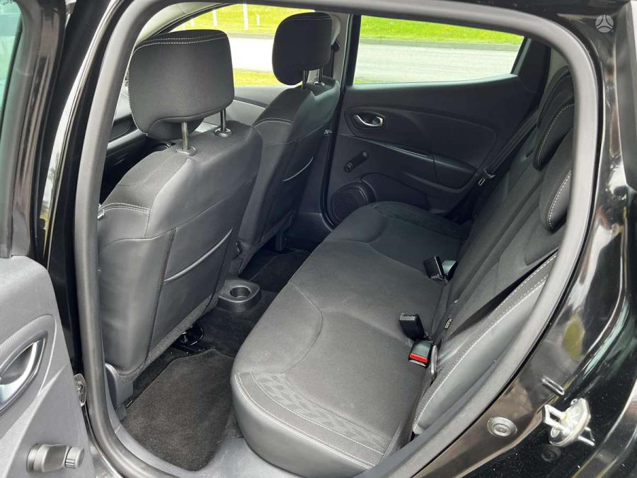 Black Renault Clio 2019 in Taurage, with an engine capacity of 0.90 L and mileage of 170 thousand km for 4999 €, photo 28 on AUTOMOTO.COM.LV