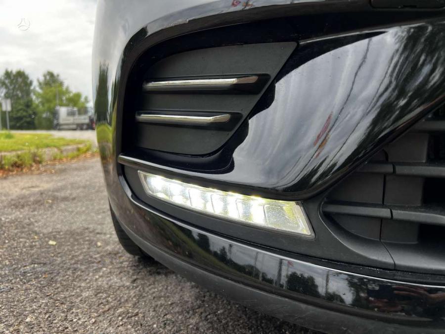 Black Renault Clio 2019 in Taurage, with an engine capacity of 0.90 L and mileage of 170 thousand km for 4999 €, photo 5 on AUTOMOTO.COM.LV