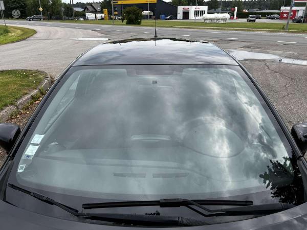 Black Renault Clio 2019 in Taurage, with an engine capacity of 0.90 L and mileage of 170 thousand km for 4999 €, photo 6 on AUTOMOTO.COM.LV