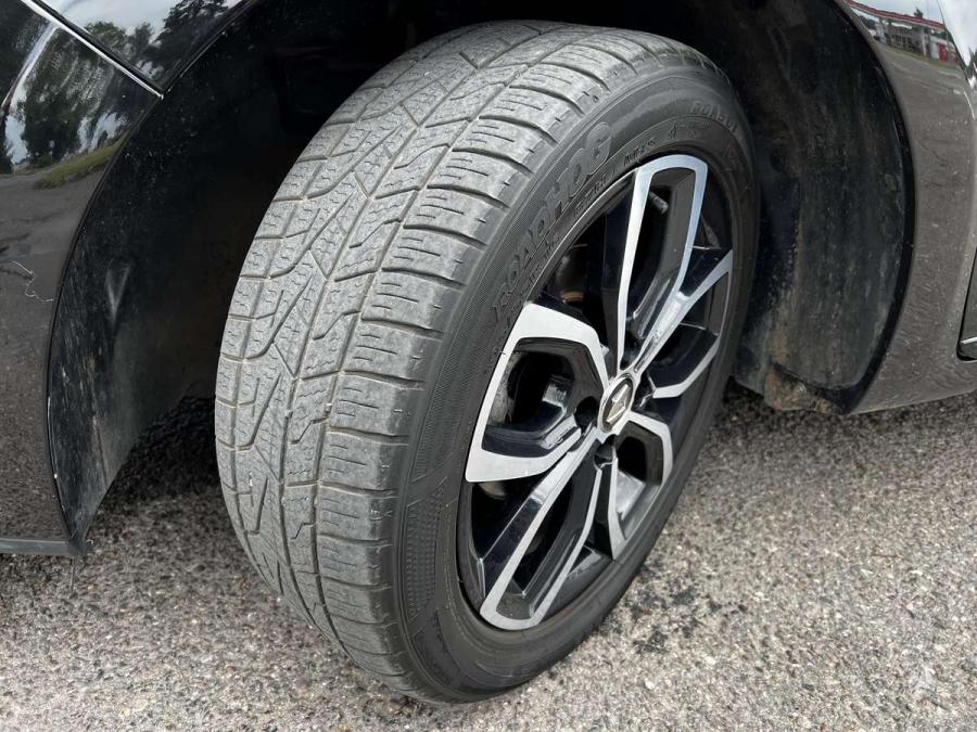 Black Renault Clio 2019 in Taurage, with an engine capacity of 0.90 L and mileage of 170 thousand km for 4999 €, photo 8 on AUTOMOTO.COM.LV