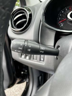 Black Renault Clio 2019 in Taurage, with an engine capacity of 0.90 L and mileage of 170 thousand km for 4999 €, photo 14 on AUTOMOTO.COM.LV