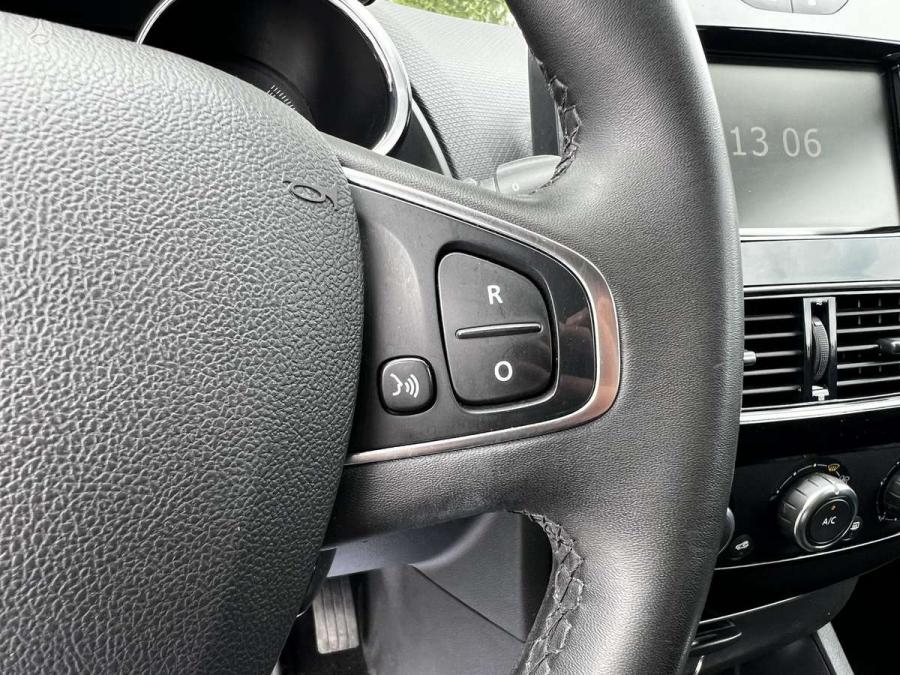 Black Renault Clio 2019 in Taurage, with an engine capacity of 0.90 L and mileage of 170 thousand km for 4999 €, photo 17 on AUTOMOTO.COM.LV