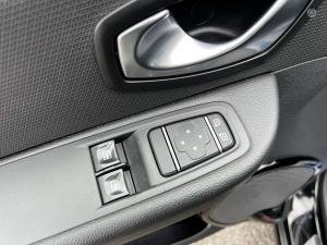 Black Renault Clio 2019 in Taurage, with an engine capacity of 0.90 L and mileage of 170 thousand km for 4999 €, photo 19 on AUTOMOTO.COM.LV