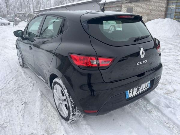 Black Renault Clio 2020 in Taurage, with an engine capacity of 0.90 L and mileage of 150 thousand km for 4300 €, photo 3 on AUTOMOTO.COM.LV