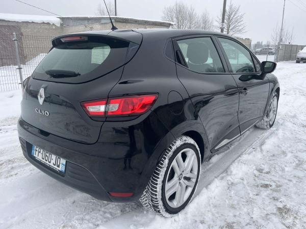 Black Renault Clio 2020 in Taurage, with an engine capacity of 0.90 L and mileage of 150 thousand km for 4300 €, photo 4 on AUTOMOTO.COM.LV
