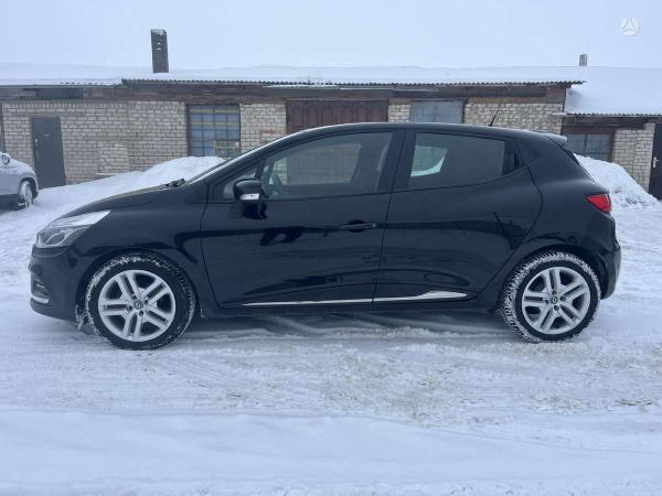 Black Renault Clio 2020 in Taurage, with an engine capacity of 0.90 L and mileage of 150 thousand km for 4300 €, photo 5 on AUTOMOTO.COM.LV