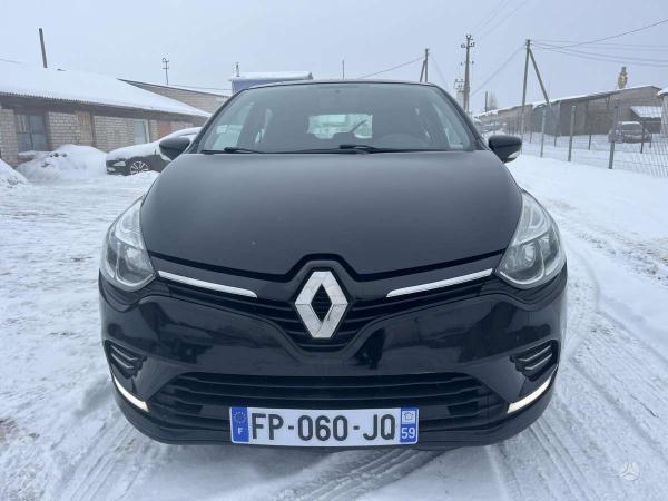 Black Renault Clio 2020 in Taurage, with an engine capacity of 0.90 L and mileage of 150 thousand km for 4300 €, photo 8 on AUTOMOTO.COM.LV