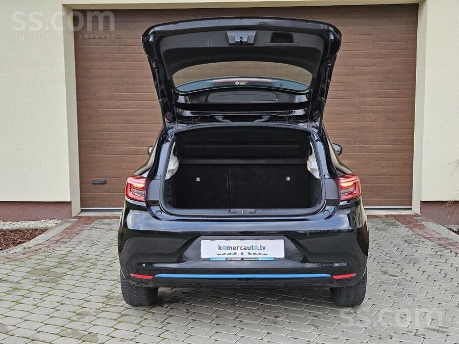 Melns Renault Clio 2021 Rīga, ar dzinēja tilpumu 1.60 L un nobraukumu 115 tūkst. km par 12700 €, foto 10 vietnē AUTOMOTO.COM.LV