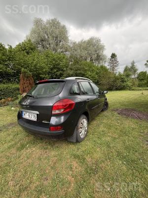 Black Renault Clio 2008 in Kuldiga, with an engine capacity of 1.50 L and mileage of 307 thousand km for 1350 €, photo 4 on AUTOMOTO.COM.LV