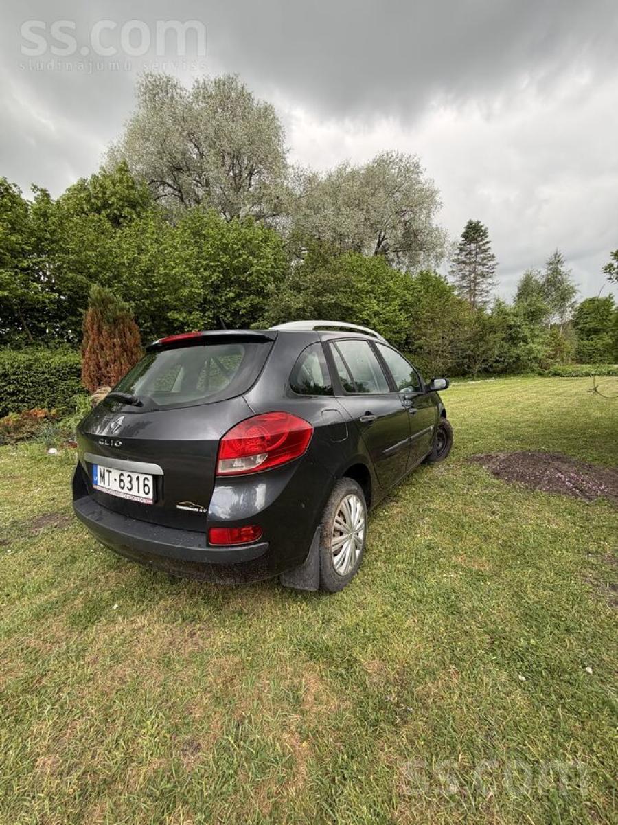 Black Renault Clio 2008 in Kuldiga, with an engine capacity of 1.50 L and mileage of 307 thousand km for 1350 €, photo 4 on AUTOMOTO.COM.LV