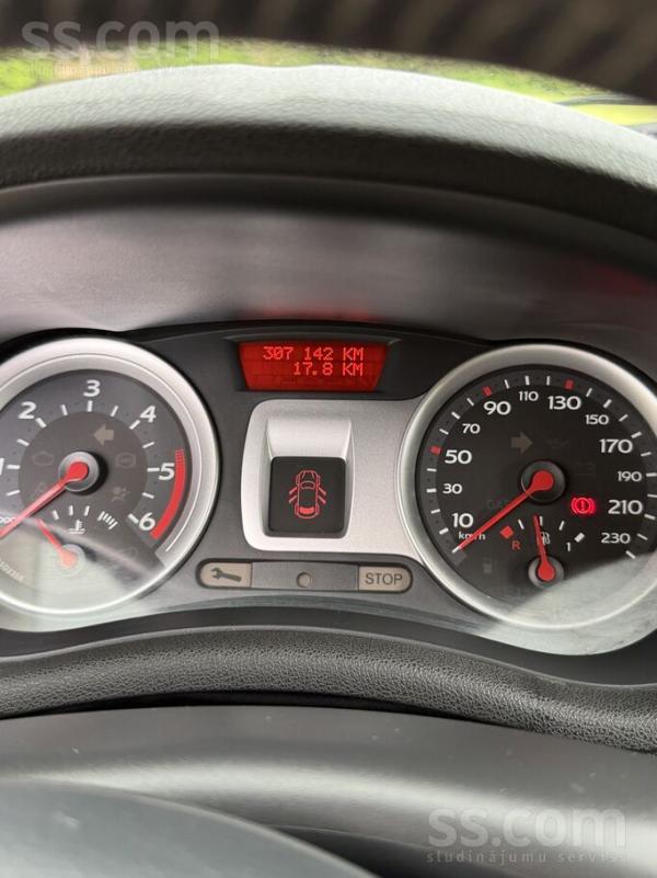 Melns Renault Clio 2008 Kuldīga, ar dzinēja tilpumu 1.50 L un nobraukumu 307 tūkst. km par 1350 €, foto 8 vietnē AUTOMOTO.COM.LV