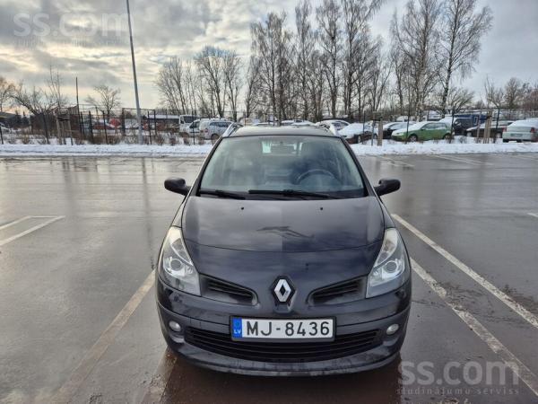 Black Renault Clio 2009 in Riga, with an engine capacity of 1.50 L and mileage of 213 thousand km for 2100 €, photo 3 on AUTOMOTO.COM.LV