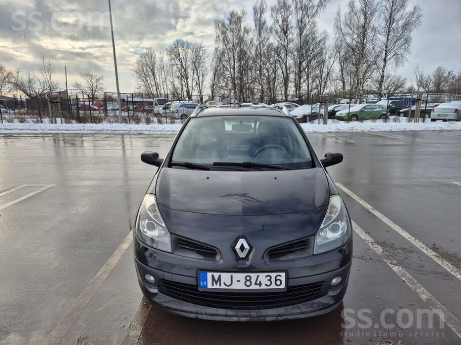 Black Renault Clio 2009 in Riga, with an engine capacity of 1.50 L and mileage of 213 thousand km for 2100 €, photo 4 on AUTOMOTO.COM.LV