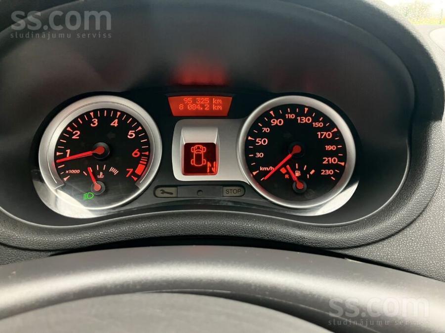 Melns Renault Clio 2010 Talsi, ar dzinēja tilpumu 1.20 L un nobraukumu 95 tūkst. km par 4999 €, foto 10 vietnē AUTOMOTO.COM.LV