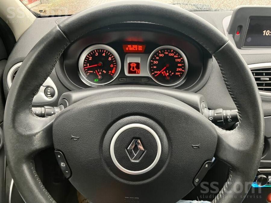 Melns Renault Clio 2010 Talsi, ar dzinēja tilpumu 1.20 L un nobraukumu 95 tūkst. km par 4999 €, foto 11 vietnē AUTOMOTO.COM.LV
