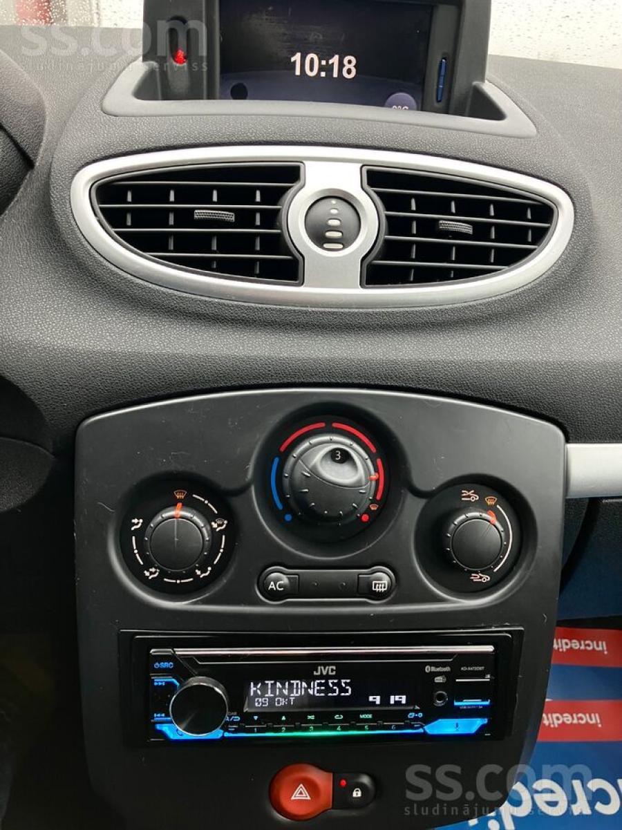 Melns Renault Clio 2010 Talsi, ar dzinēja tilpumu 1.20 L un nobraukumu 95 tūkst. km par 4999 €, foto 12 vietnē AUTOMOTO.COM.LV