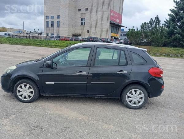 Melns Renault Clio 2012 Tukums, ar dzinēja tilpumu 1.50 L un nobraukumu 271 tūkst. km par 2900 €, foto 4 vietnē AUTOMOTO.COM.LV