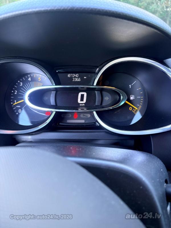 Renault Clio 2014 Tallina vietnē Melns Renault Clio 2014 Tallina, ar dzinēja tilpumu 1.50 L un nobraukumu 188 tūkst. km par 4000 €, foto 8 vietnē AUTOMOTO.COM.LV