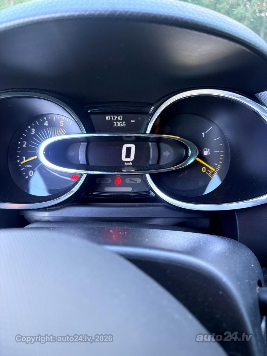 Melns Renault Clio 2014 Tallina, ar dzinēja tilpumu 1.50 L un nobraukumu 188 tūkst. km par 4000 €, foto 8 vietnē AUTOMOTO.COM.LV