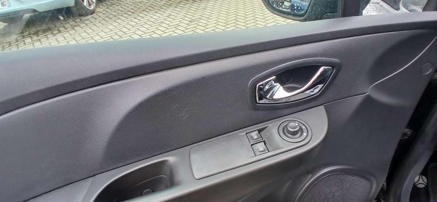 Black Renault Clio 2015 in Taurage, with an engine capacity of 1.50 L and mileage of 216 thousand km for 6150 €, photo 13 on AUTOMOTO.COM.LV