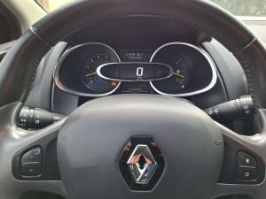 Black Renault Clio 2015 in Ukmerge, with an engine capacity of 1.50 L and mileage of 261 thousand km for 3650 €, photo 7 on AUTOMOTO.COM.LV