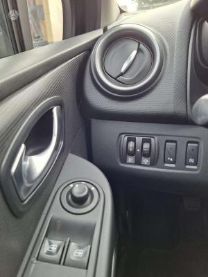 Black Renault Clio 2015 in Ukmerge, with an engine capacity of 1.50 L and mileage of 261 thousand km for 3650 €, photo 8 on AUTOMOTO.COM.LV
