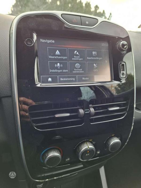 Renault Clio 2015 in Ukmerge on AUTOMOTO.COM.LV Black Renault Clio 2015 in Ukmerge, with an engine capacity of 1.50 L and mileage of 261 thousand km for 3650 €, photo 9 on AUTOMOTO.COM.LV