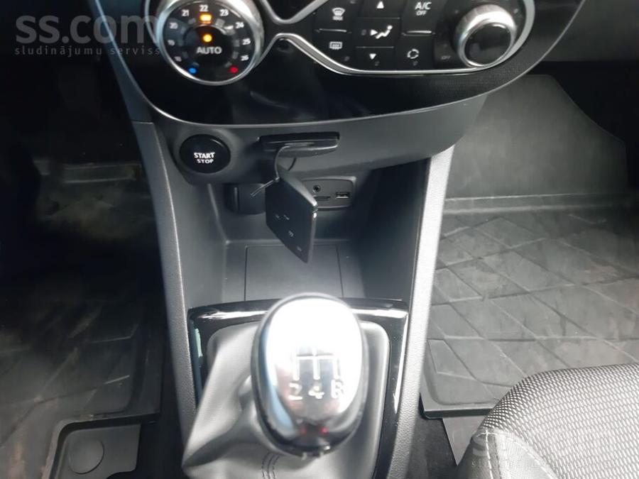 Melns Renault Clio 2016 Daugavpils, ar dzinēja tilpumu 1.50 L un nobraukumu 0 tūkst. km par 5650 €, foto 15 vietnē AUTOMOTO.COM.LV